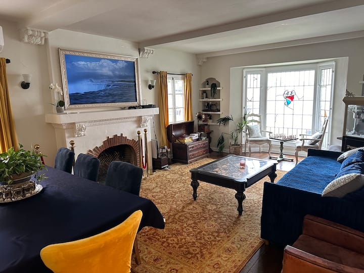 Beverly Hills Adj Spacious Oasis - Hollywood, CA