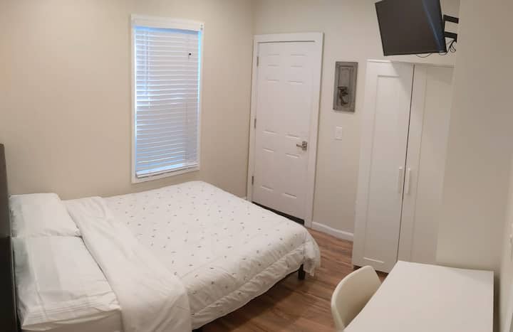 A Private Bedroom - Somerville, MA