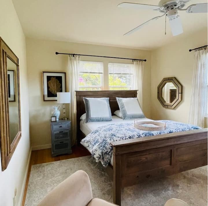 Central & Impeccable Napa Valley Farmhouse - St. Helena, CA