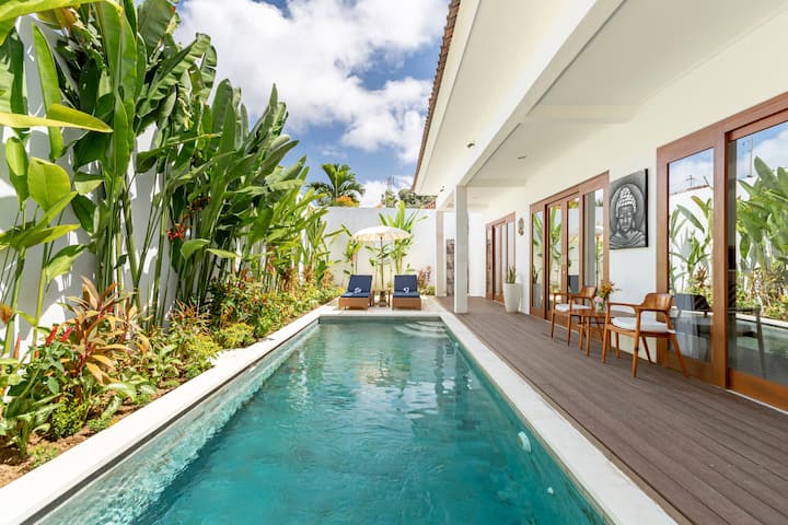 Luxe Villa: Pool & Jacuzzi - Sanur
