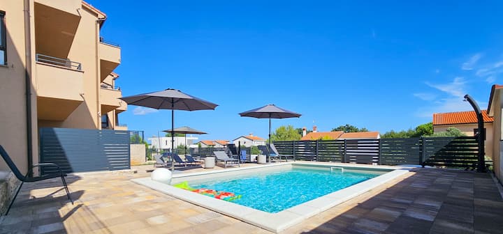 Bluemare B6 With Shared Pool - Medulin