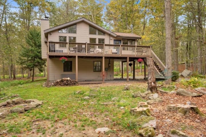 Poconos Chalet/big Bass Lake, Pool, Fall Foliage - Pocono Mountains, PA