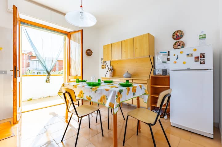 Comfy Old Fashion Apartment With Balcony - Gonnesa