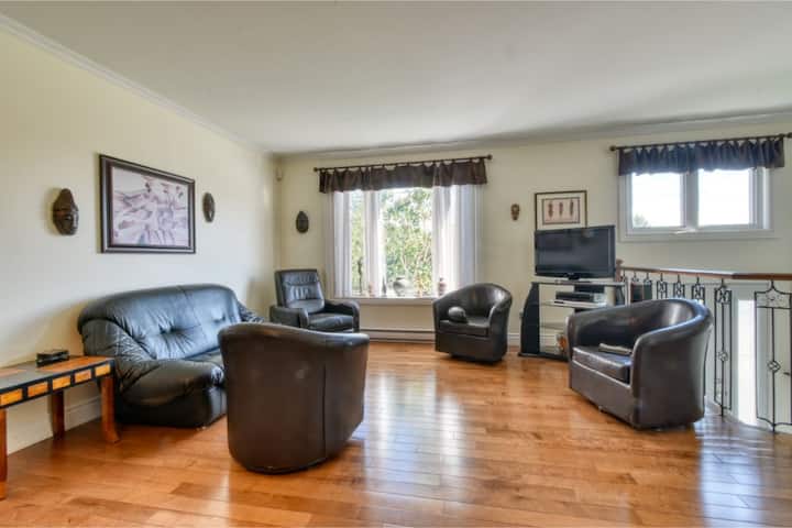 Charlesbourg, Maison Entière, 2 Ch. +Bur+2 Parking - Quebec