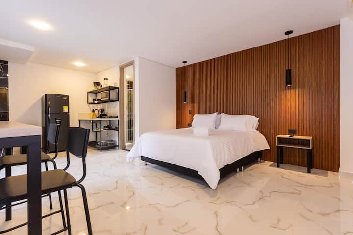 Priv Jacuzzi, 15 Min Walk Provenza, Fast Wifi, A/c - Medellín