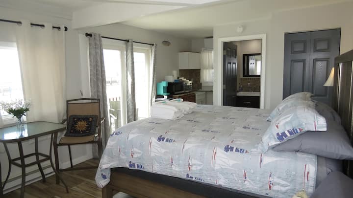 Ocean View King Room W/balcony - Hampton Beach