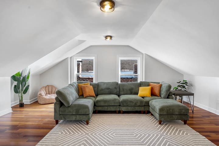 Chic Minimalist Haven - St. Louis, MO