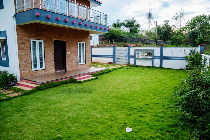 Cozy Countryside Cottage - Yelagiri