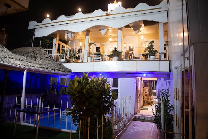 Afrikando Castle - Dar es Salam