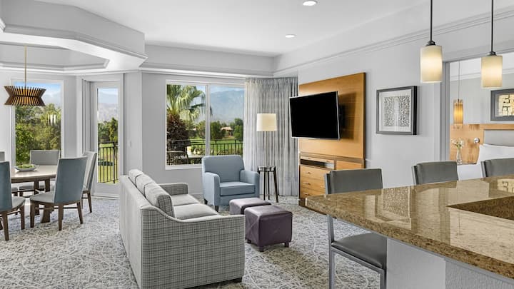 Desert Springs: 2br Haven - Palm Desert, CA