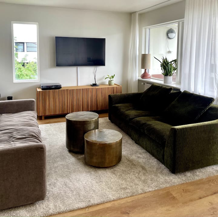 Family Home In The City Center - 雷克雅維克