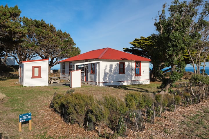 Baring Head Assistant Lightkeeper's Cottage - New Zealand