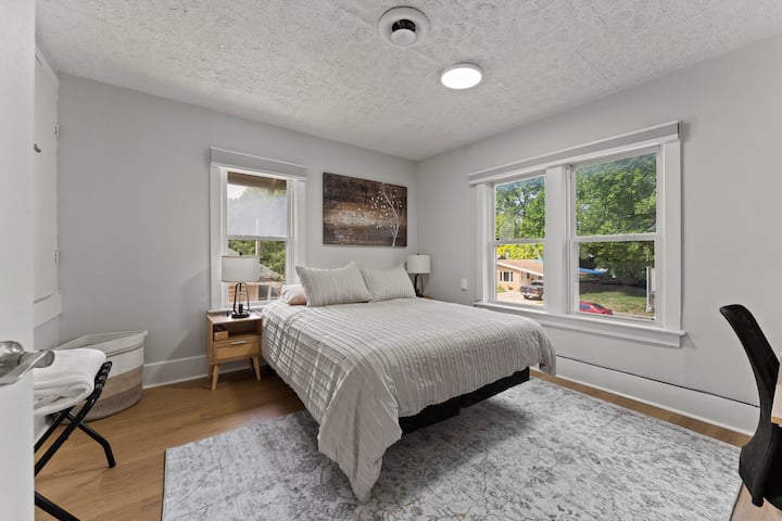~Farmhouse Charm In Ck~ - Chatham-Kent