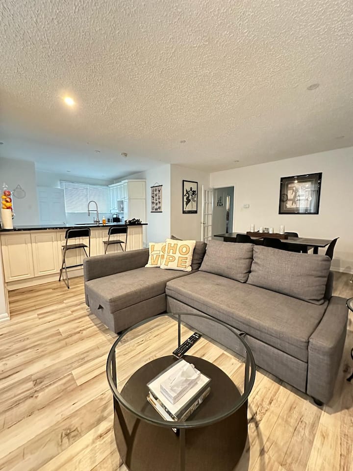 3 Bedroom On The Hill - Markham