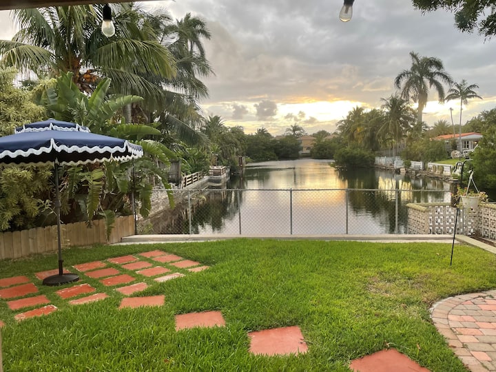 3 Br Lakefront Retreat – 5 Min To Beach - Hollywood, FL