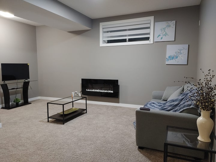 Cozy 1 Bed Private Basement Suite, Bypass To Banff - Calgary