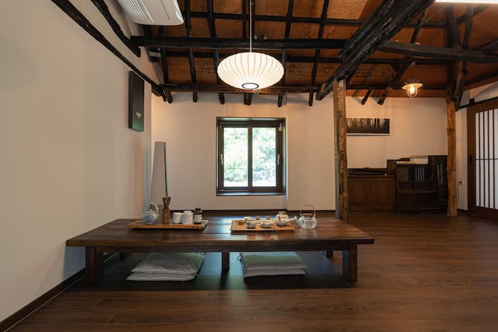 Stay Curated By Actor Ryu Seungryong - Jeju-si