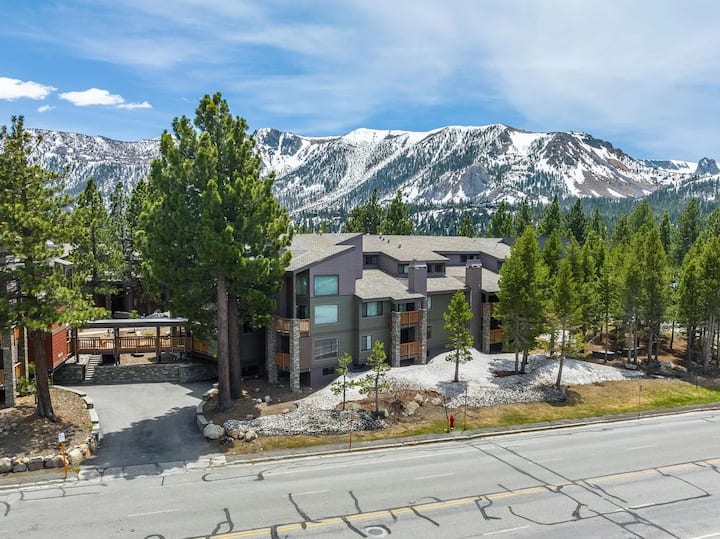 Slopeside Mountain Retreat For Families & Groups! - Mammoth Mountain, CA