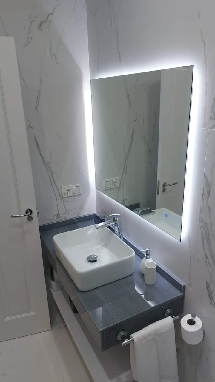 Habitación Cuádruple Con Baño. - Seville