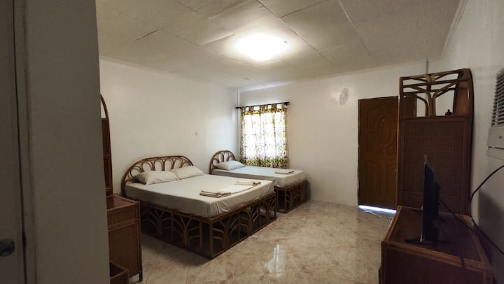 Room For 3, Near Basdako Beach With Wi-fi - Moalboal