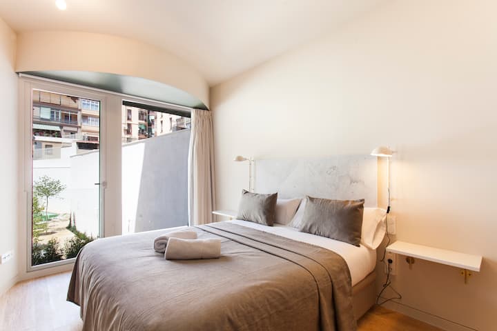 Duplex De Diseño Con Terraza Para Una Pareja - Barcelona
