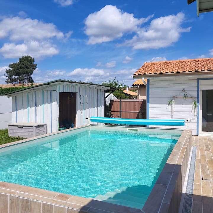 Grande Chambre - Sdb Privée Vue Piscine à Biganos - Marcheprime