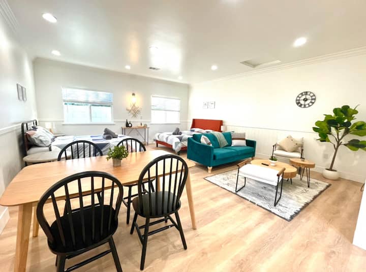 Welcome To Our Cozy Masterbedroom Near Disneyland - Stanton, CA
