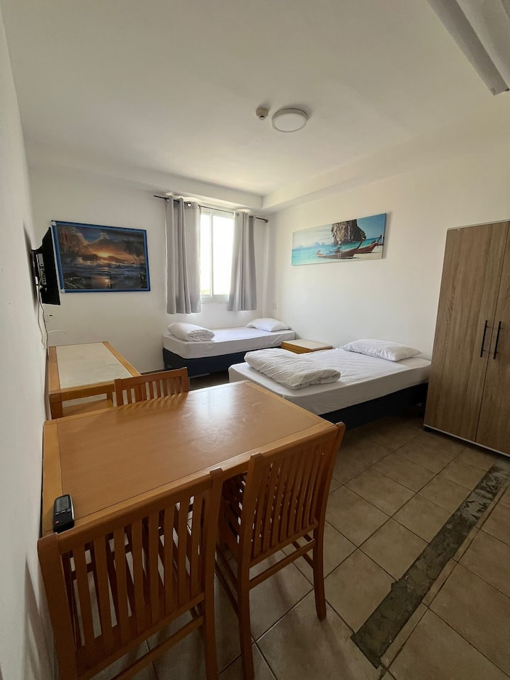 Vacation Apartment For 4 With Kitchen In Eilat - 에일라트