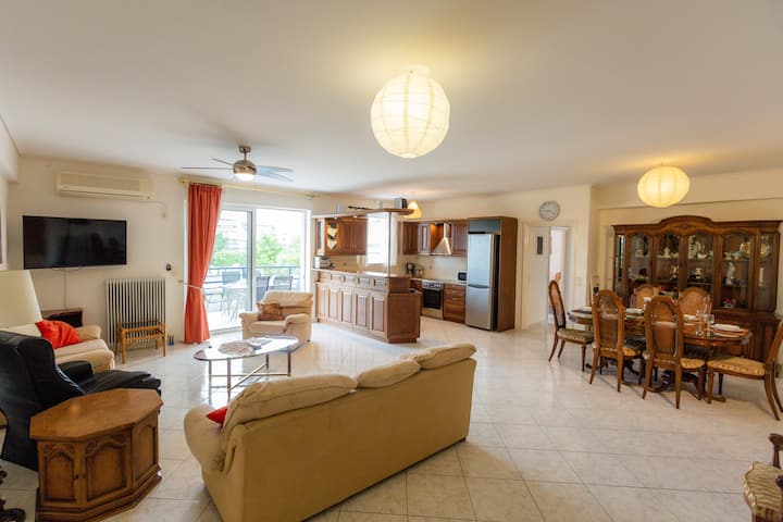 ★ 5 Star Comfy & Spacious Family Apartment!  ★ - Kalamata