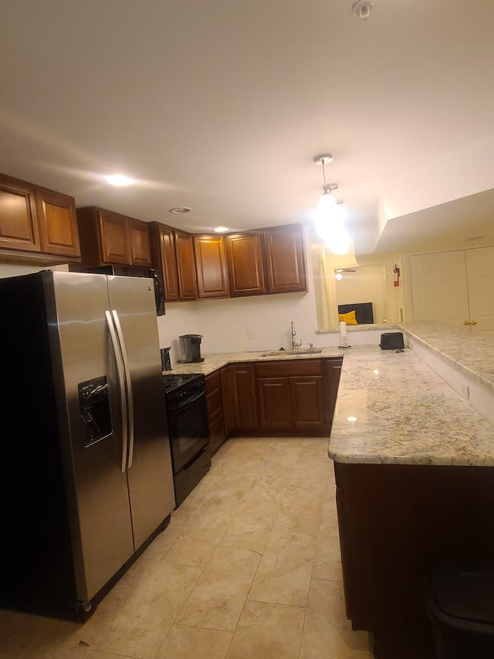 Large Suite Nr Gaylord National Harbor Mgm Dc & Va - National Harbor, MD