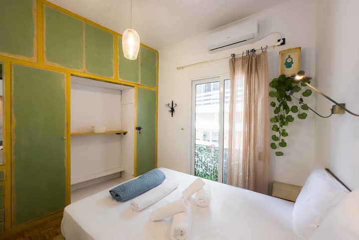 Vintage Apt Next To Acropolis - Athens