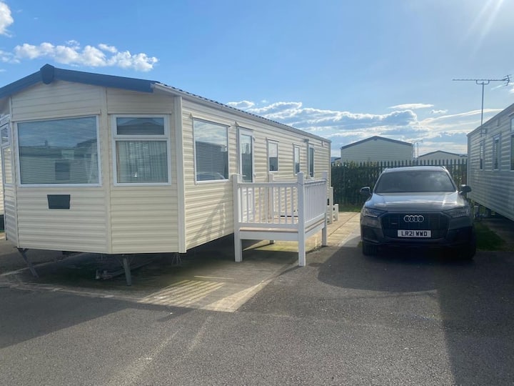 Mg’s 6 Berth Caravan - Towyn