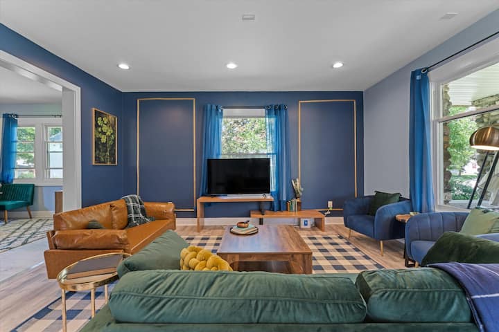 5bd Movie Theater | 7mins To Und | Backyard Bbq - Indiana