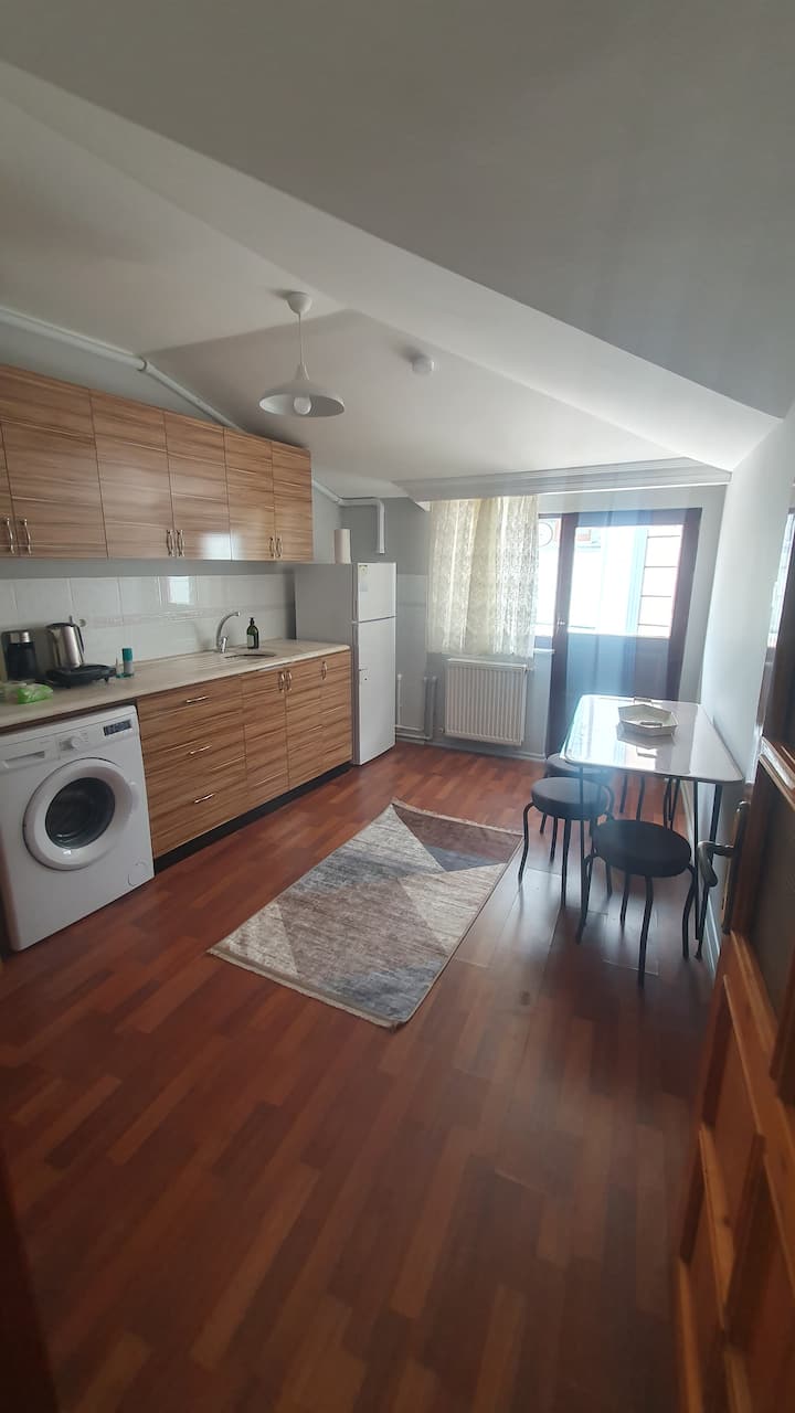 Trabzon Merkez Meydan(meydan 50 Metre Uzaklikda) - Kavala