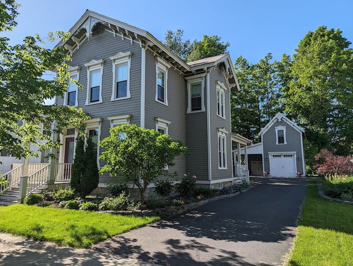 Saratoga Favorite - Saratoga Springs, NY