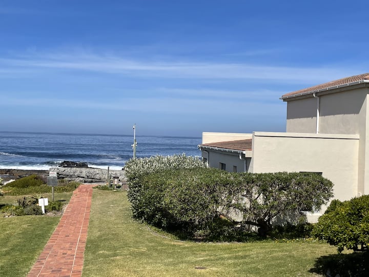 Oceans Edge - Hermanus Beach Club - Hermanus