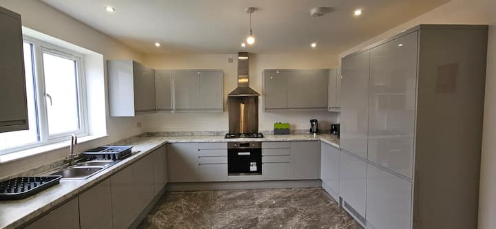 Citrine Suite - 4 Bed Property - Stoke-on-Trent