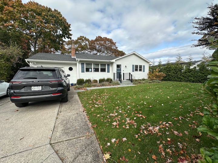 Ranch Home Mins From The Beach! - Hampton Bays, NY