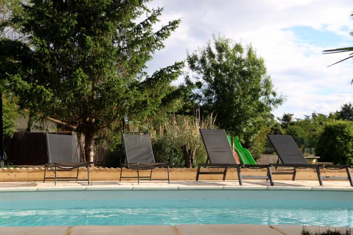 Belle Villa En Campagne Avec Piscine - Francia