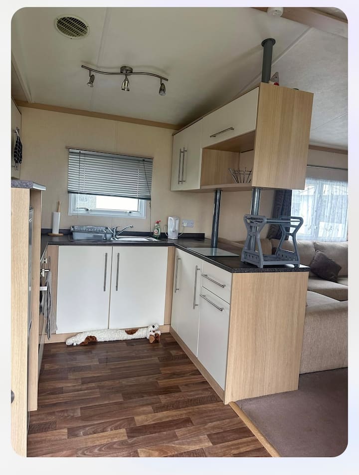 6 Birth Static Caravan - - Clacton-on-Sea