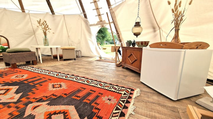 Tipi Xl Aan Het Water - Sneek