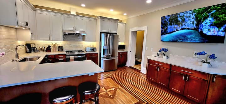 (New 1st Floor) One Block To Restaurants & Fun! - Saratoga Springs, NY