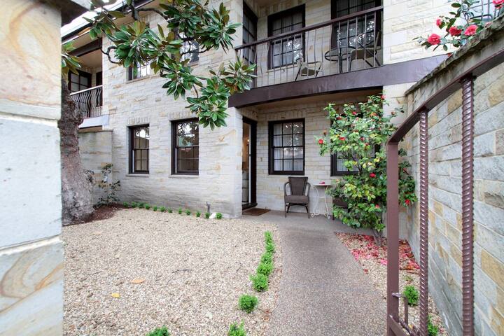 Magnolia On Colville—historic Riverside Elegance - Hobart