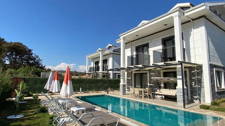 Hisarönü Merkezde 4 Yatak Odalı Villa - Ölüdeniz
