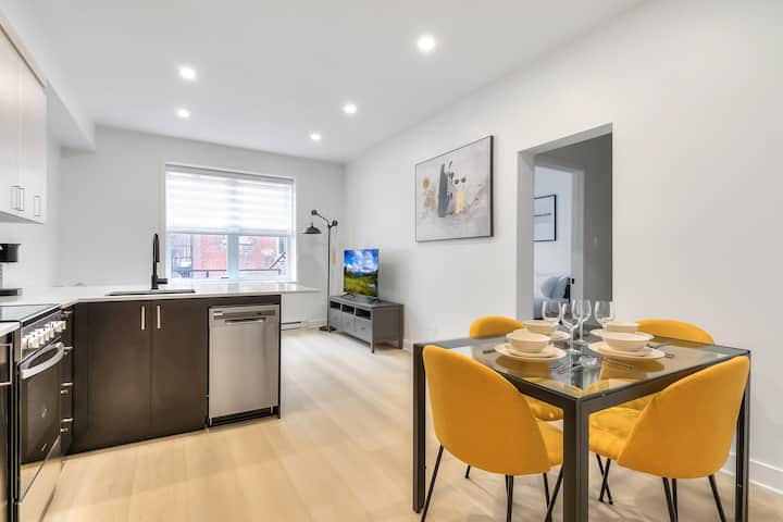 Magnificent Industrial Apartment Heart Of Downtown - Montreal
