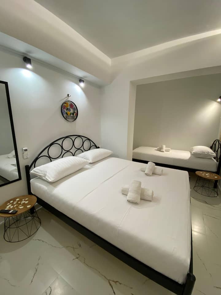 House By The Beach For 3 Persons - Ksamil