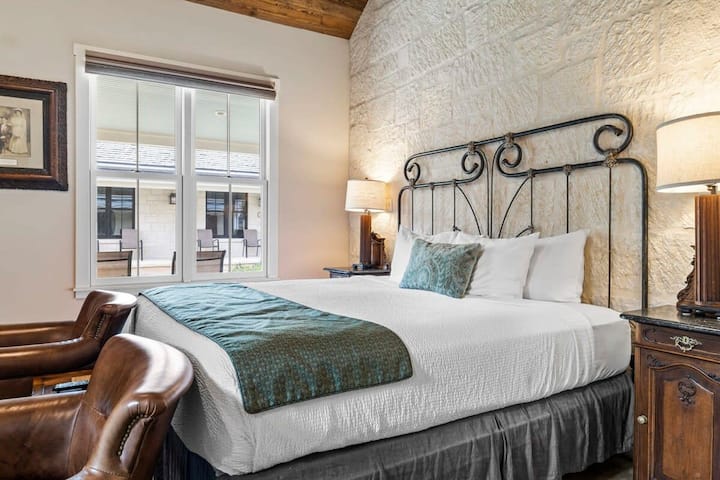 The Blacksmith Quarter's: The Bianca - Fredericksburg, TX