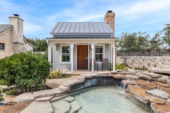 The Blacksmith Quarter's: The Cornelia - Fredericksburg, TX