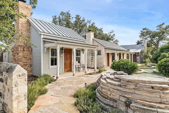 Blacksmith Quarters: The Ella -