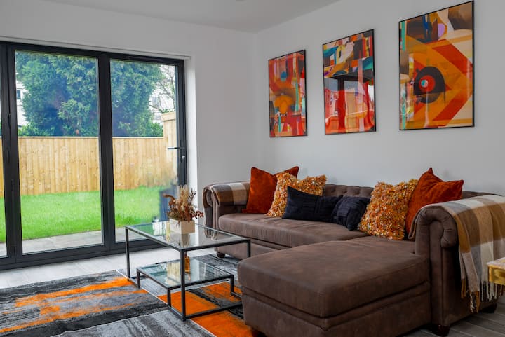 Free Parking | 40% Discount - Long Stays - Durham